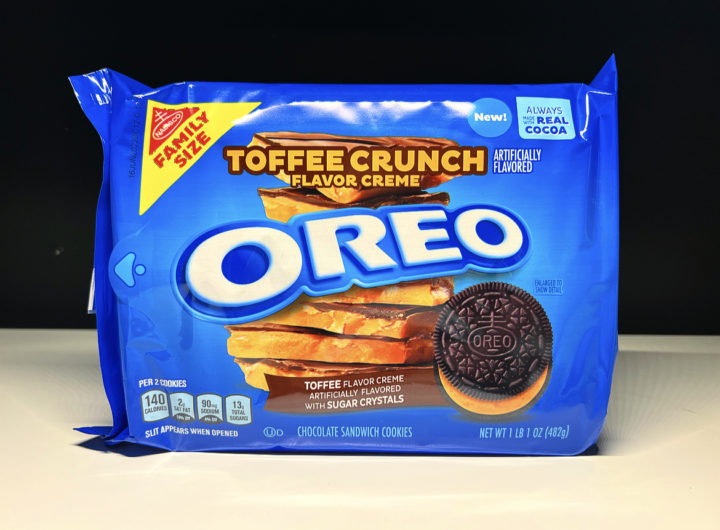 REVIEW: Nabisco Toffee Crunch Oreos - Junk Banter